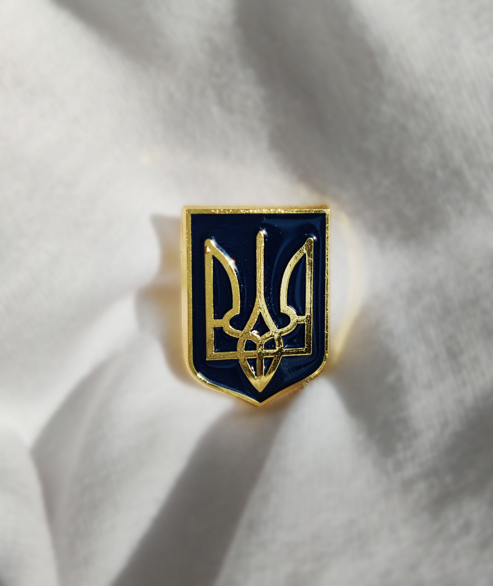 Ukrainian Trident Pin | Black Metal Emblem by MemorySteel